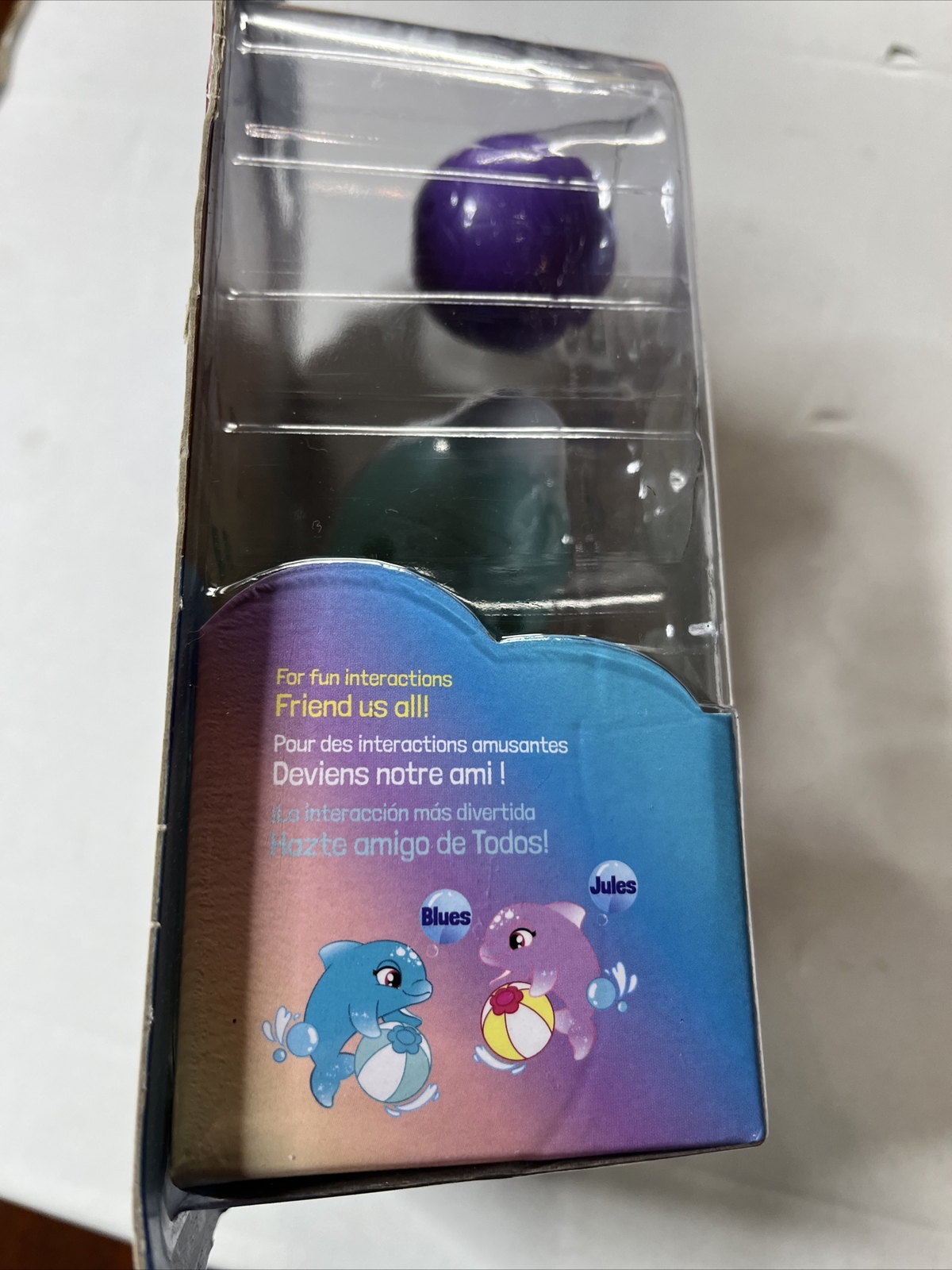 Fingerlings Aqua Baby Dolphin With Light up Fin Bonus Beach Ball NOC ...