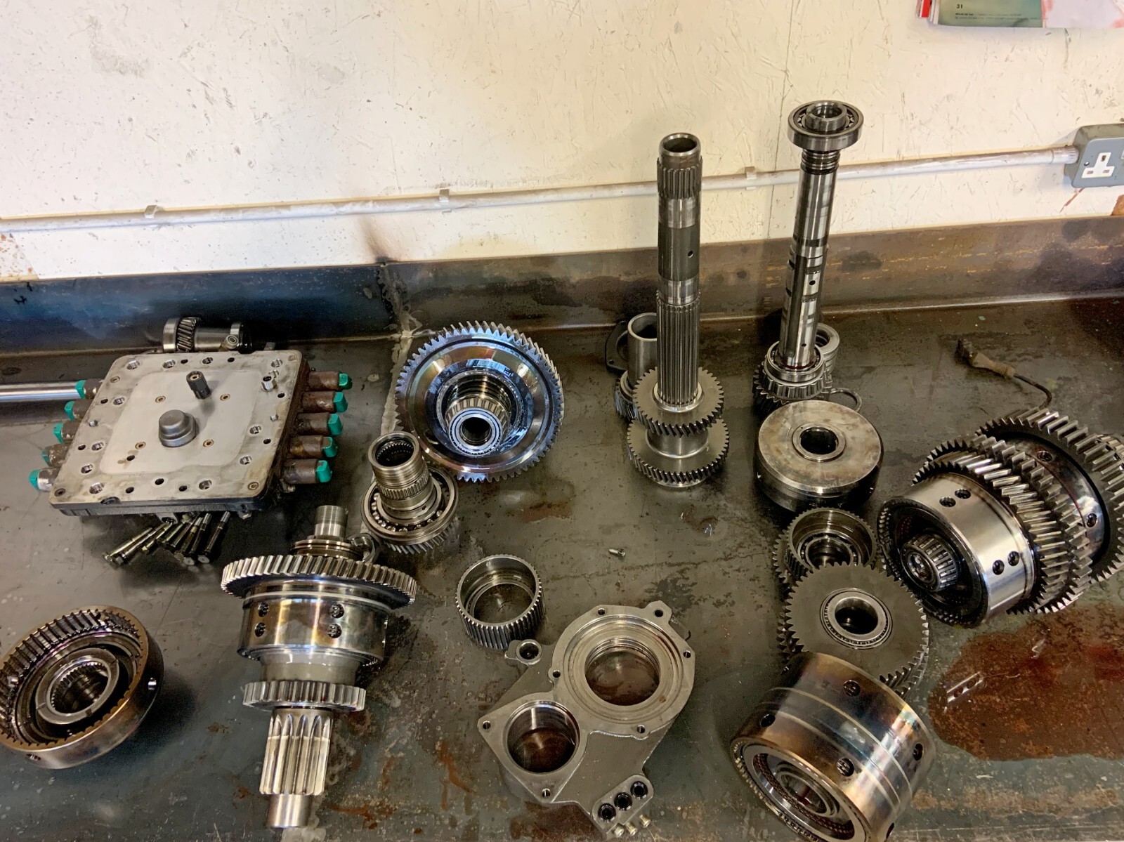 New Holland TM Power Command Range Command Gearbox Transmission Rebuild ...