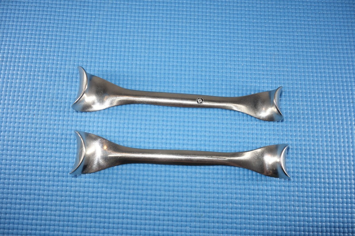 Goelet Retractor