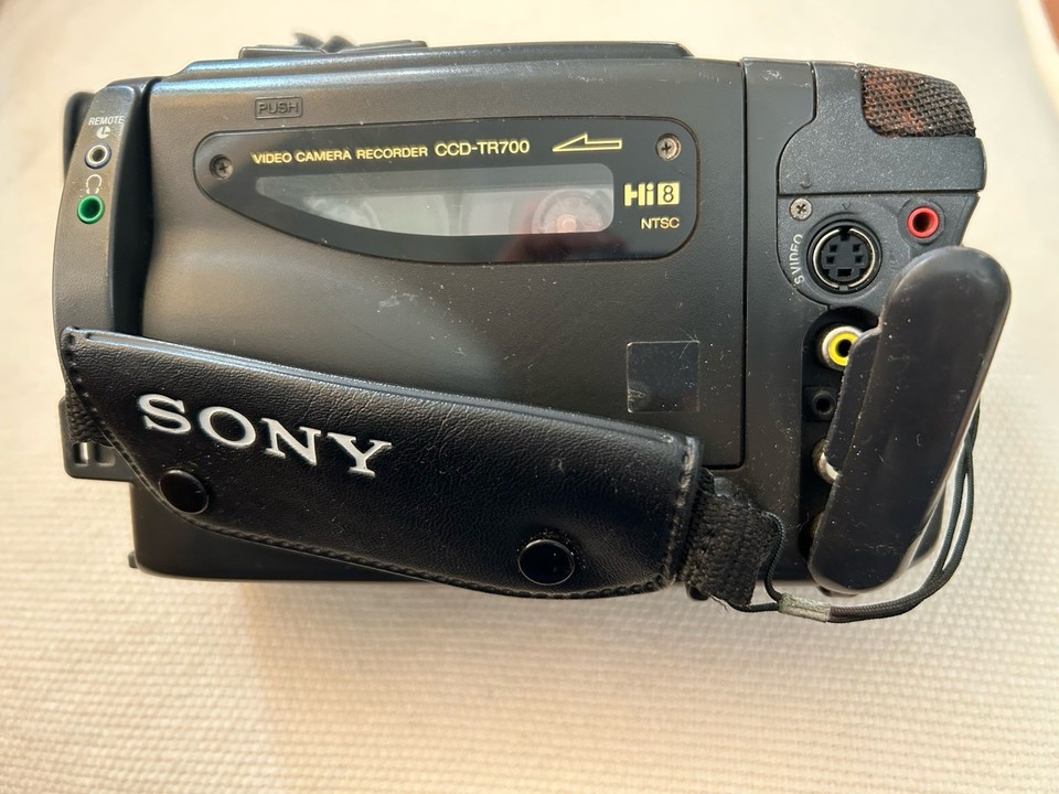 Sony Handycam 8mm Hi8 Camcorder Video Recorder - CCD-TR700 (021) | eBay