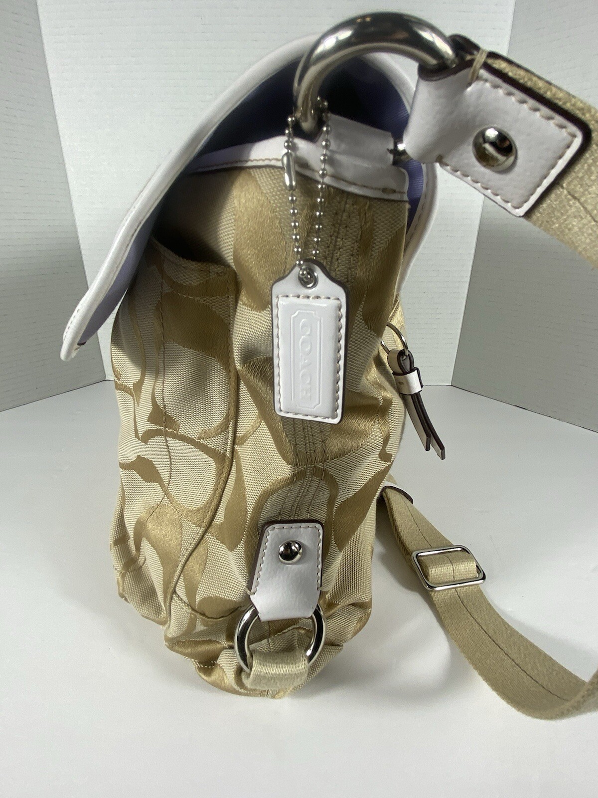Coach Daisy Signature Messenger Bag F16557 Light Khaki & White | eBay
