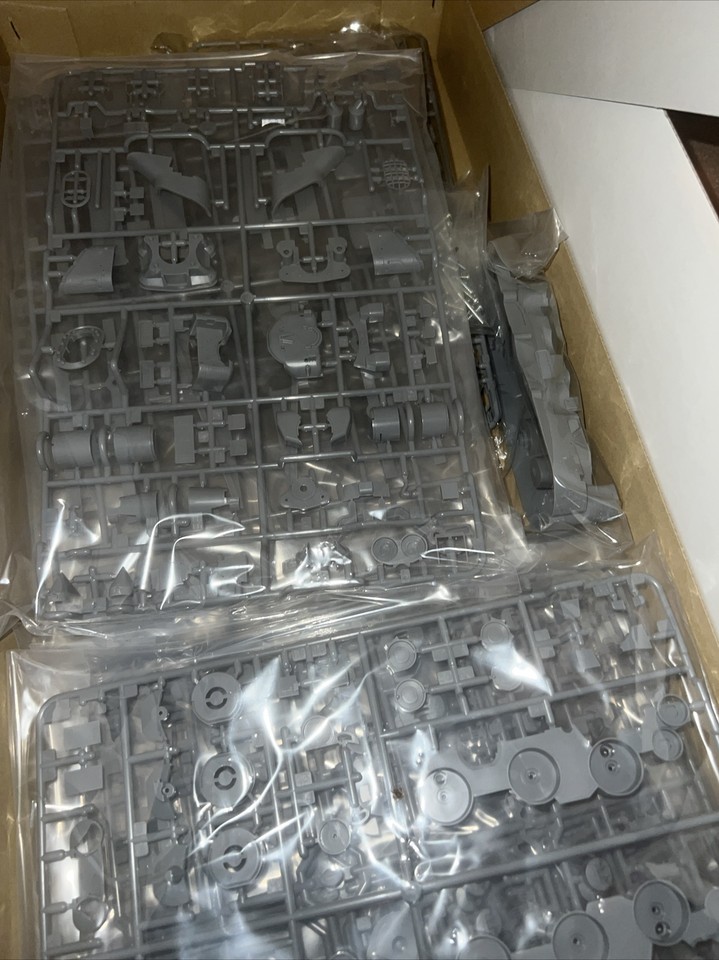 Tamiya 78025 Japanese Battleship Yamato Large Model Kit With Extras! 👀 ...