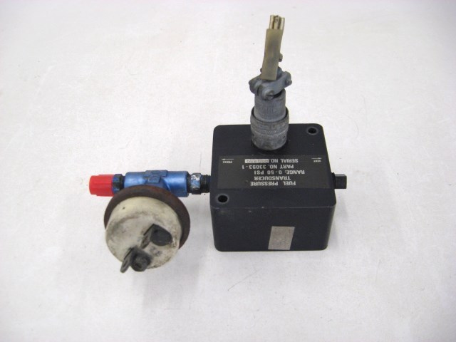Fuel Pressure Transducer - Piper Cheyenne II - PN: 33093-1 - Lot # B508 ...