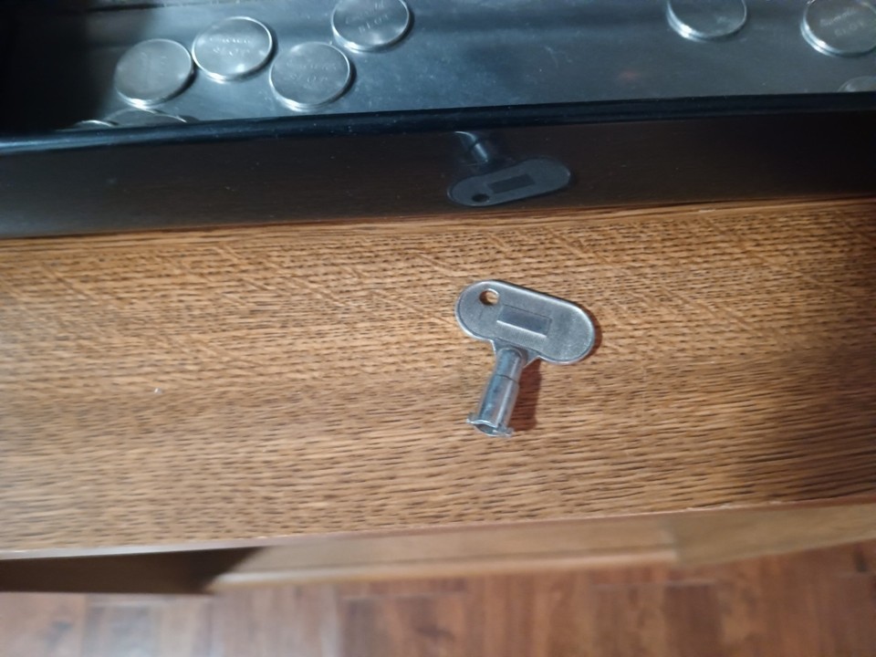 Rare Japanese King Pulsar Slot Machine Game Manual, keys, and tokens ...