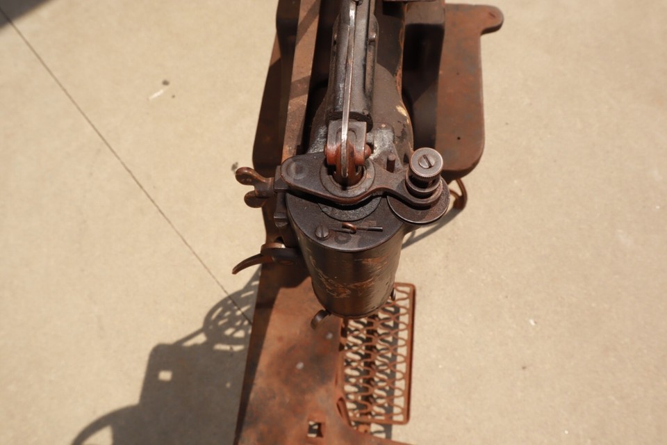 Used Antique Singer Cobbler 29-4 Sewing Machine With Stand PICKUP ONLY ...