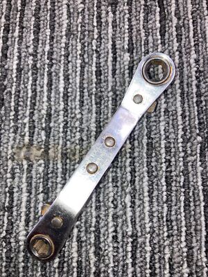 Klein Tools 68234 1/4-Inch by 5/16-Inch Full Reversible Ratcheting Box ...