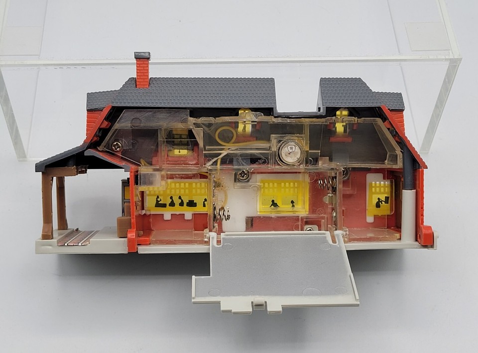 Vintage Galoob City Scenes Micro Machines Gas / Train Station Building ...