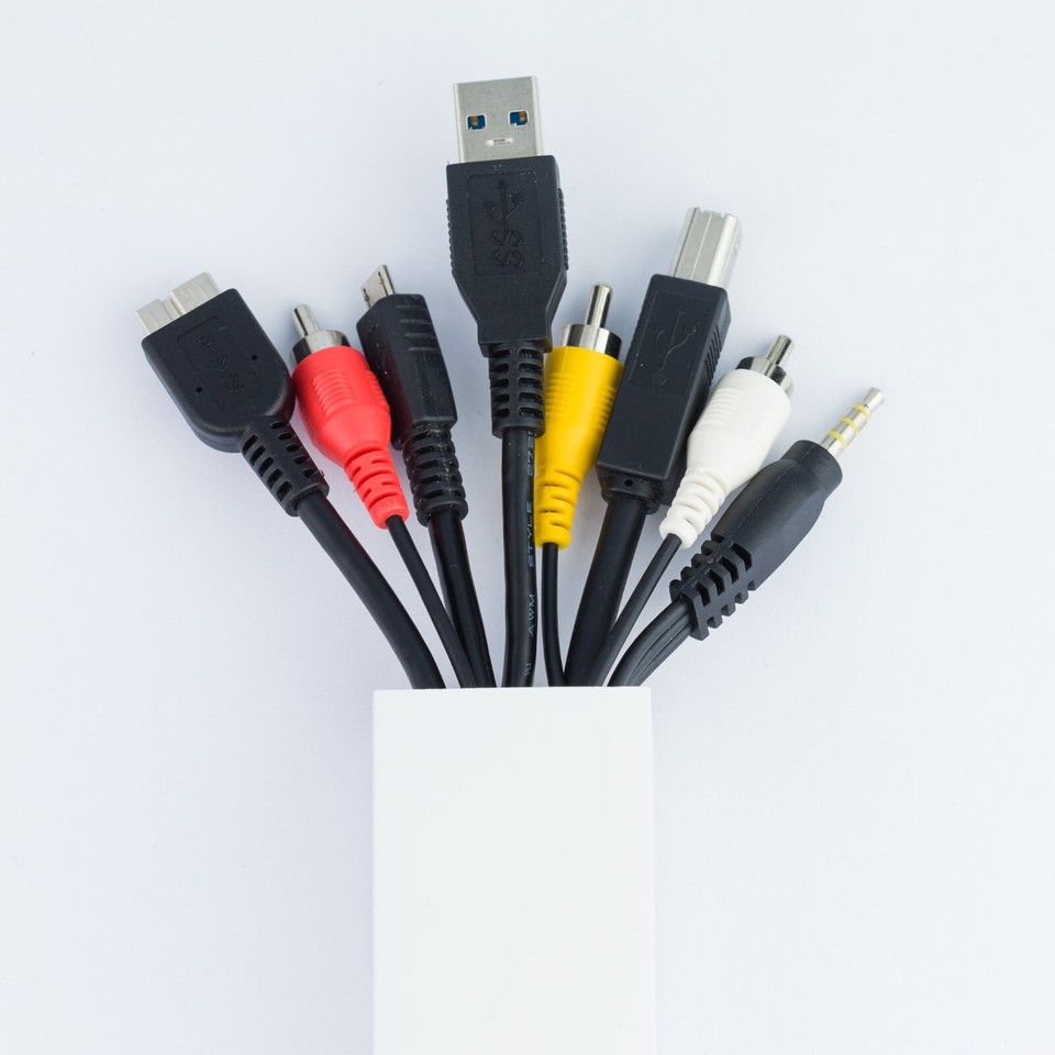 White Electrical Cable Trunking PVC Wire Conduit Plastic Cover-Mini ...