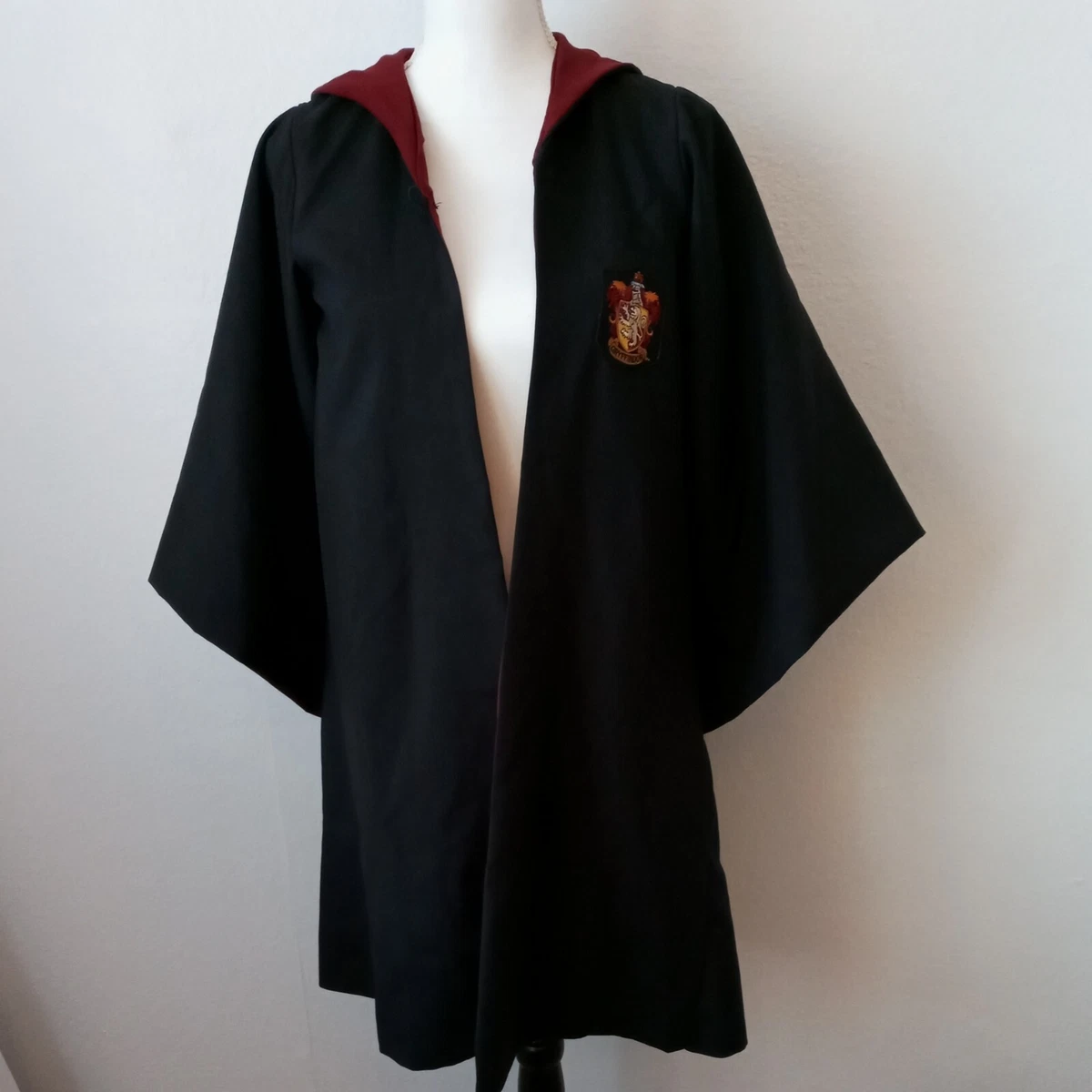 Universal studios Harry Potter Gryffindor cape - www.glwec.in