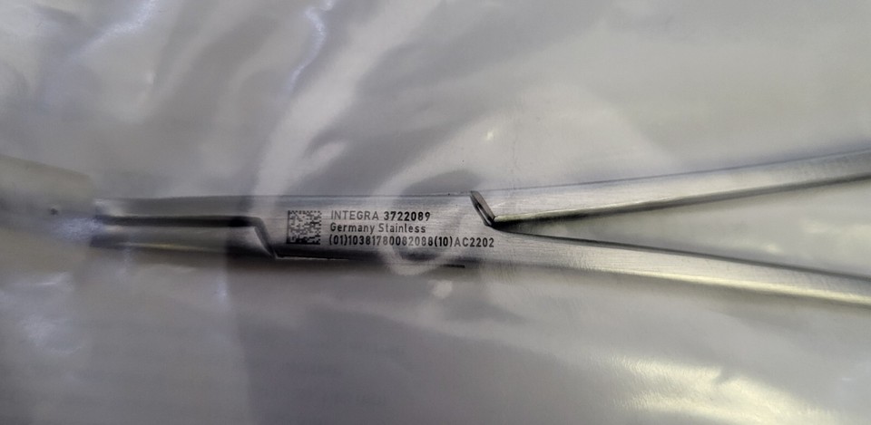 Integra 3722089 McCabe Facial Nerve Dissector, Angled 14mm Smooth Jaw ...