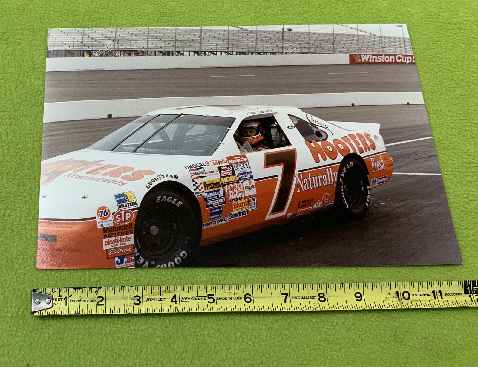 ALAN KULWICKI #7 HOOTERS FORD RACING PHOTOS 12 X 8 LOT 2 | eBay