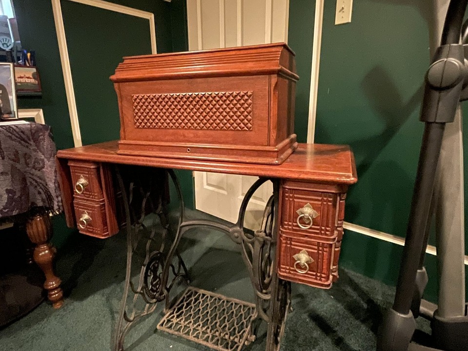 Antique 1891 Singer Sewing Machine with Foot Treadle –– Timeless ...