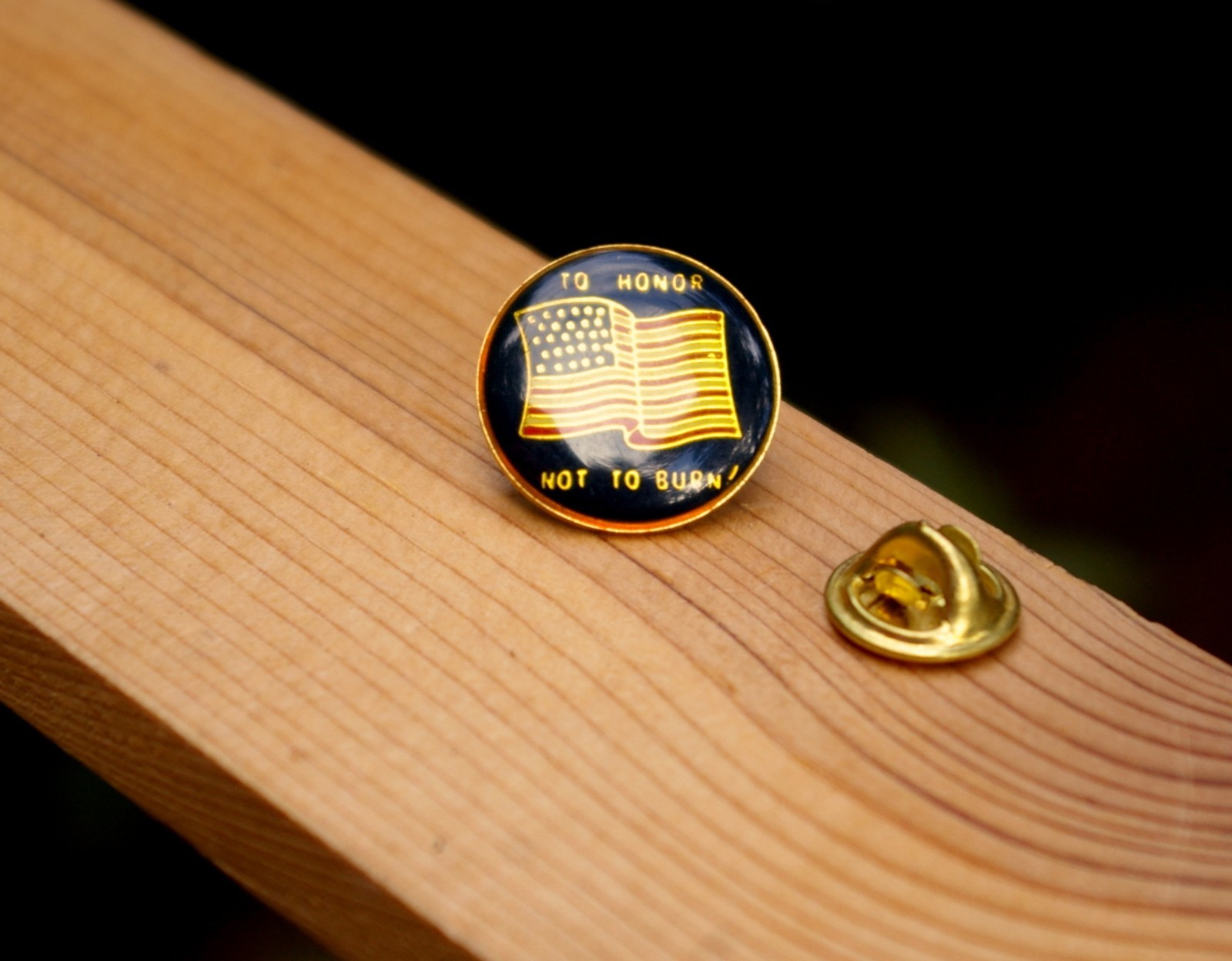 To Honor Not To Burn American Flag Gold Tone Metal & Enamel Lapel Pin ...