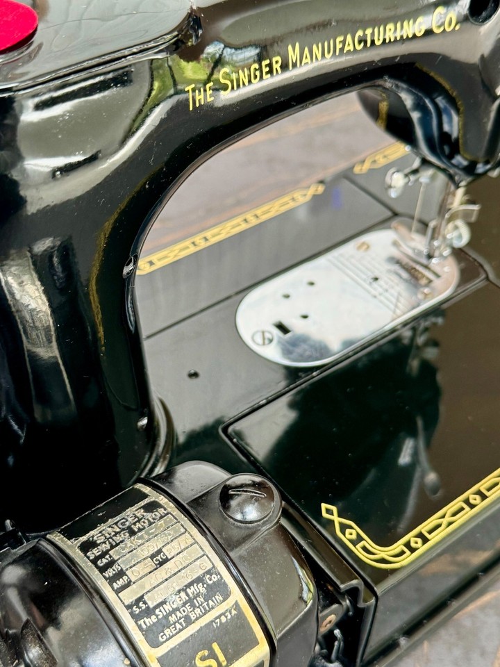 Singer 222k Featherweight Sewing Machine 1960 Red “S” | eBay