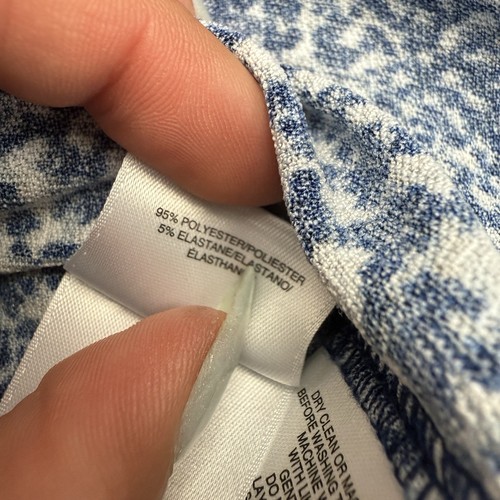 Kasper Blue White V-Neck Sleeveless Blouse Pleated Round Hem Stretch ...