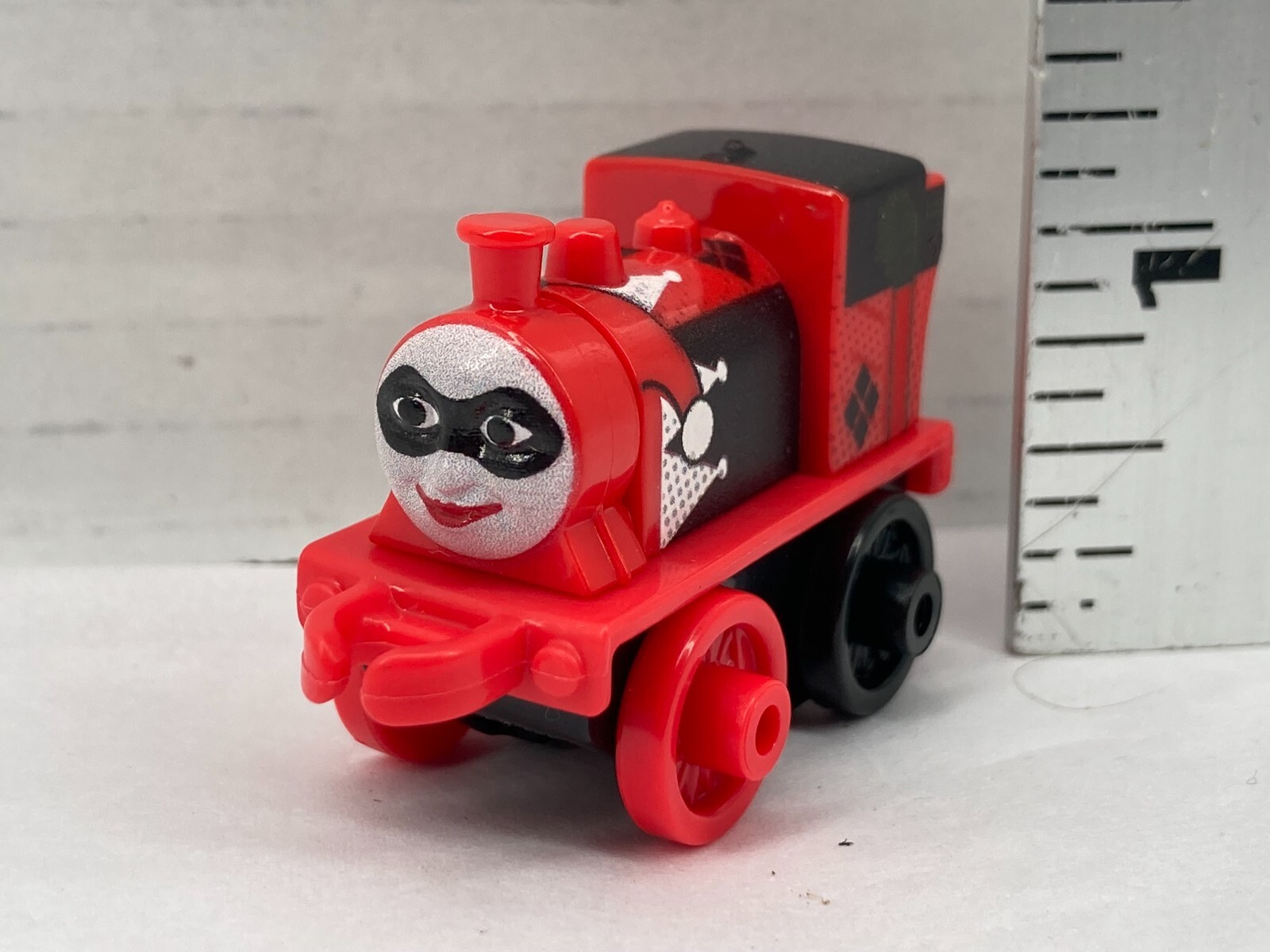 Thomas DC Super Friends Minis Harley Quinn Millie Train Tank Engine New ...