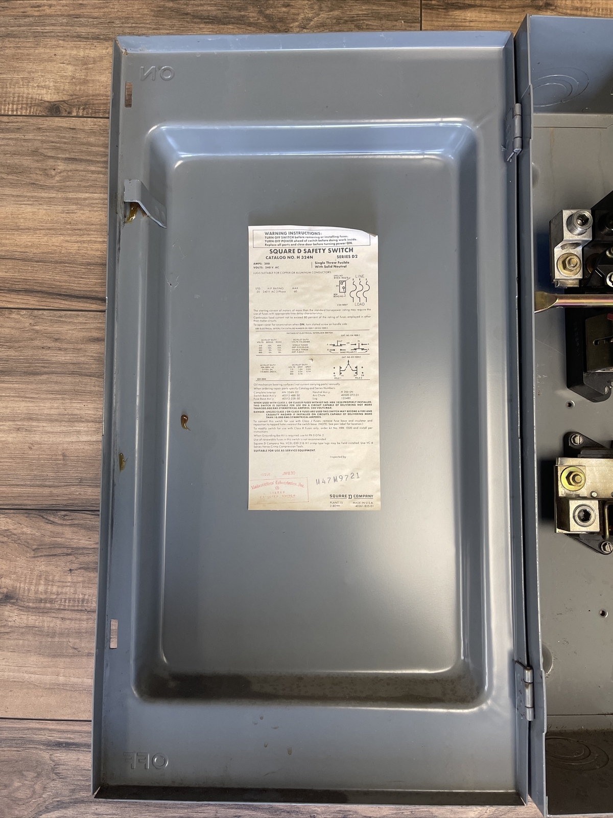 SQUARE D H324N FUSIBLE SAFETY SWITCH SERIES D2 240VAC 200AMP 60HP ...