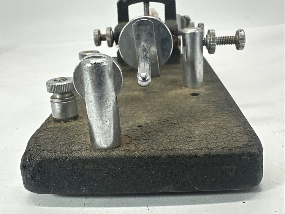 Antique Morse Code Bug Telegraph Key E.F. Johnson Missing Placard Sold ...