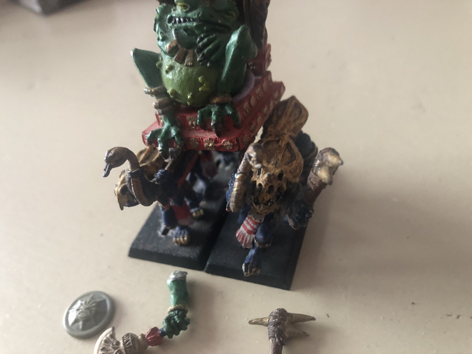 Games Workshop Warhammer Slann Mage Priest with Bearers on Palanquin ...