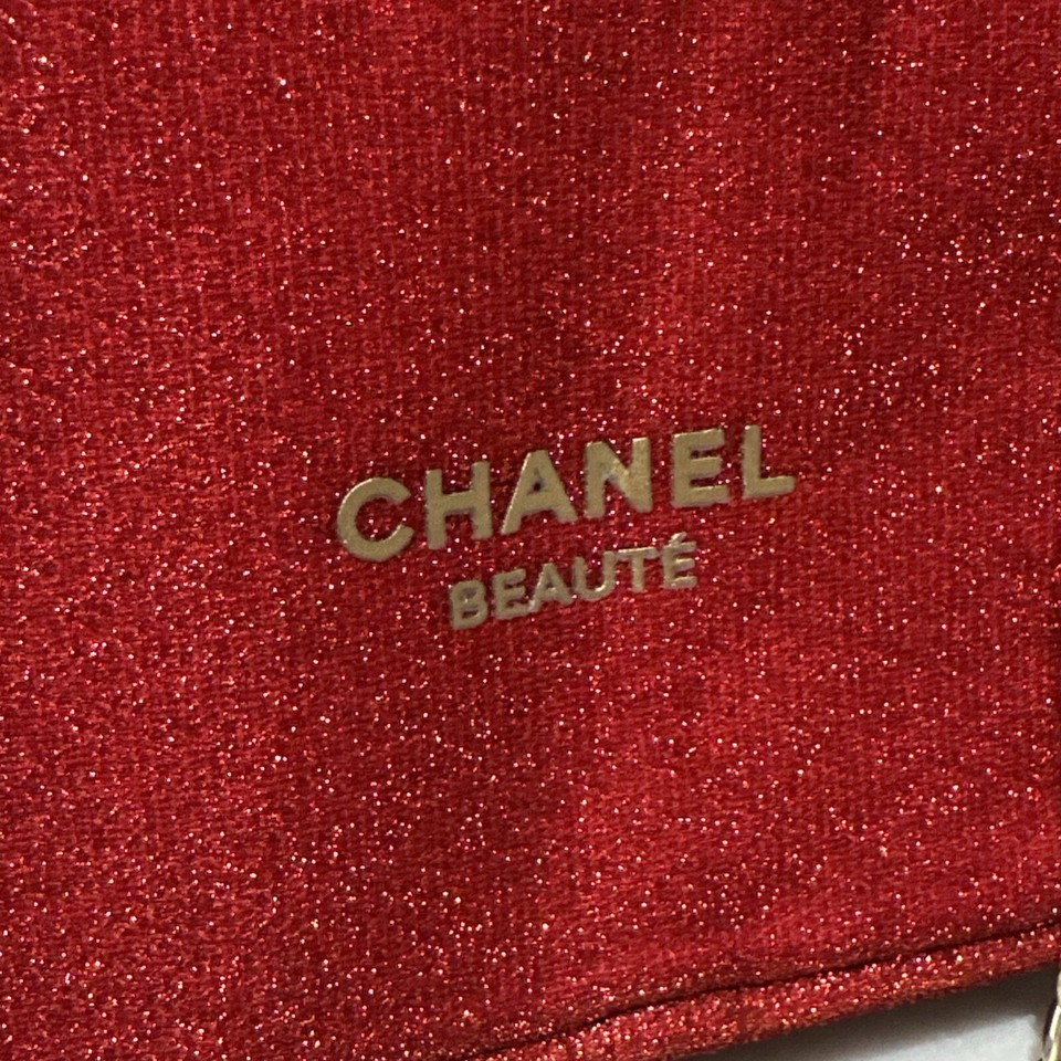 Chanel 2021 Red Bag Holiday With Gold Chain Limited edition Chanel ...