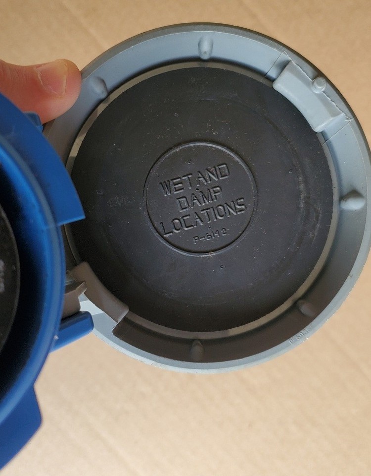 Hubbell 560C9W, 60 Amp, 120/208 Volt, Pin and Sleeve Female Connector ...