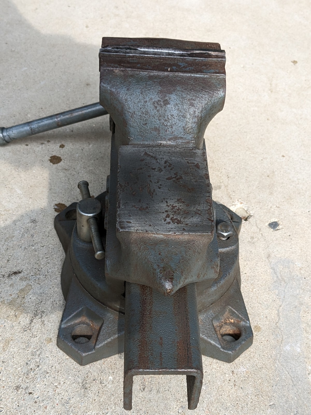 Babco 140 Bench Vise 4" Jaws Opens to 140mm or 5-1/2" w/ Pipe Jaws ...