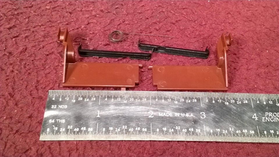 LIONEL POST WAR 3662 AUTOMATIC MILK REEFER - SIDE DOOR PAIR, SPRING ...