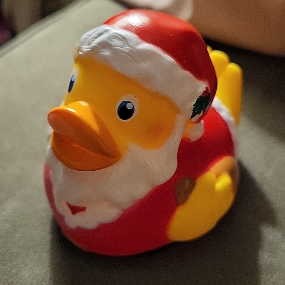 2007 Rubber Duck Santa Toysmith 4” L Yellow Ducky Santa Suit Pool Tub ...