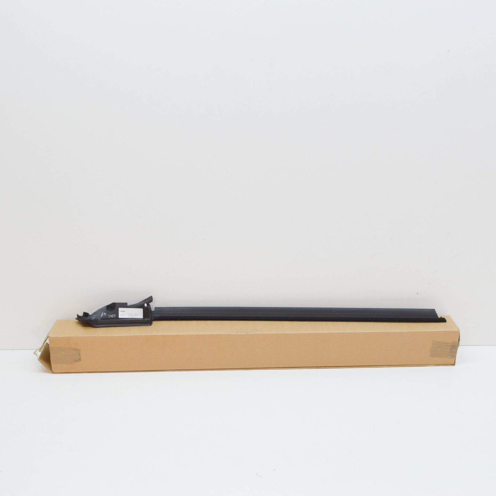 BMW 4 F33, F83 Rear Right Door Window Finisher 7295572 51377295572 NEW ...