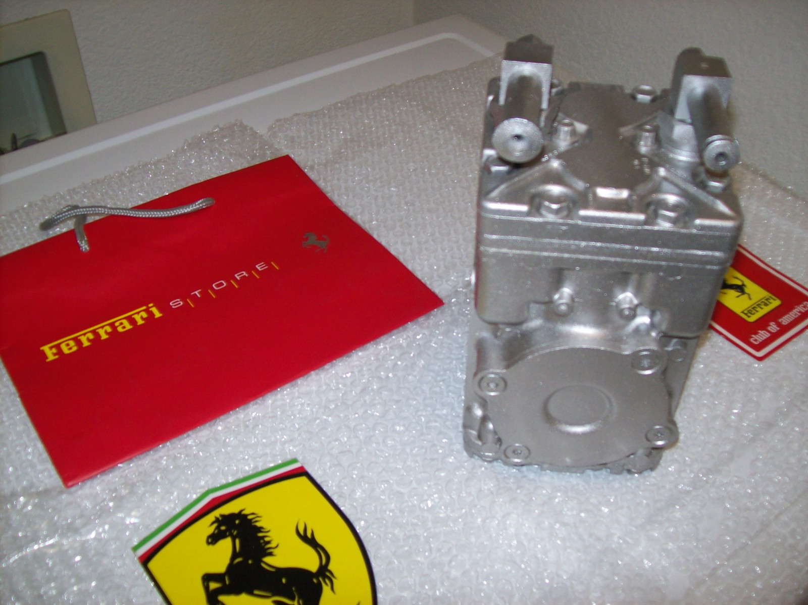 308Gts - 328 Gts Ferrari A/C COMPRESSOR R.H. SUCTION LESS CLUTCH Oem ...