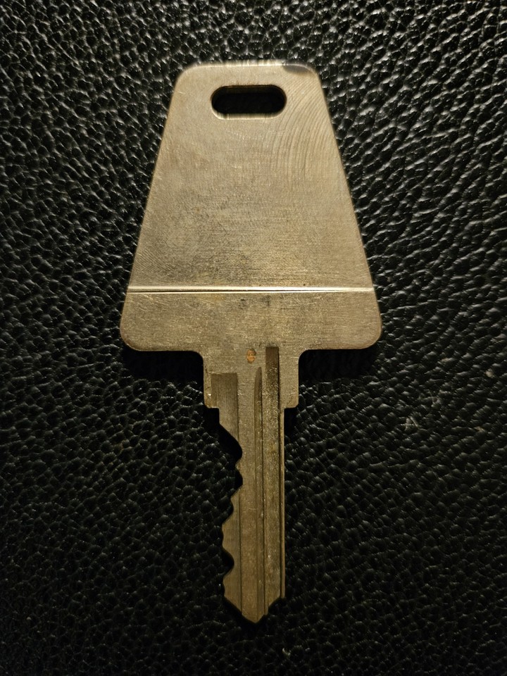 WDW Disney World CONTEMPORARY RESORT Original Hotel Room Key 500 | eBay