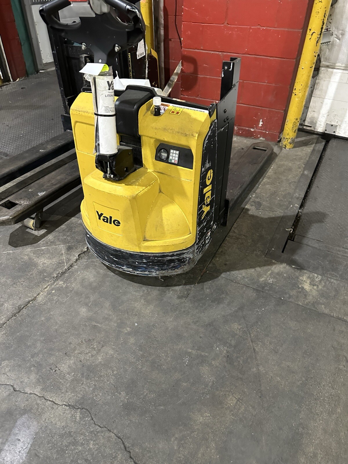 Yale Electric Pallet Jacks Model MPB045VG 24V Forklift | eBay