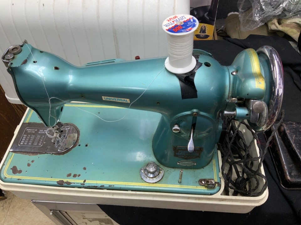 Vintage Super Deluxe Universe Precision Sewing Machine | eBay