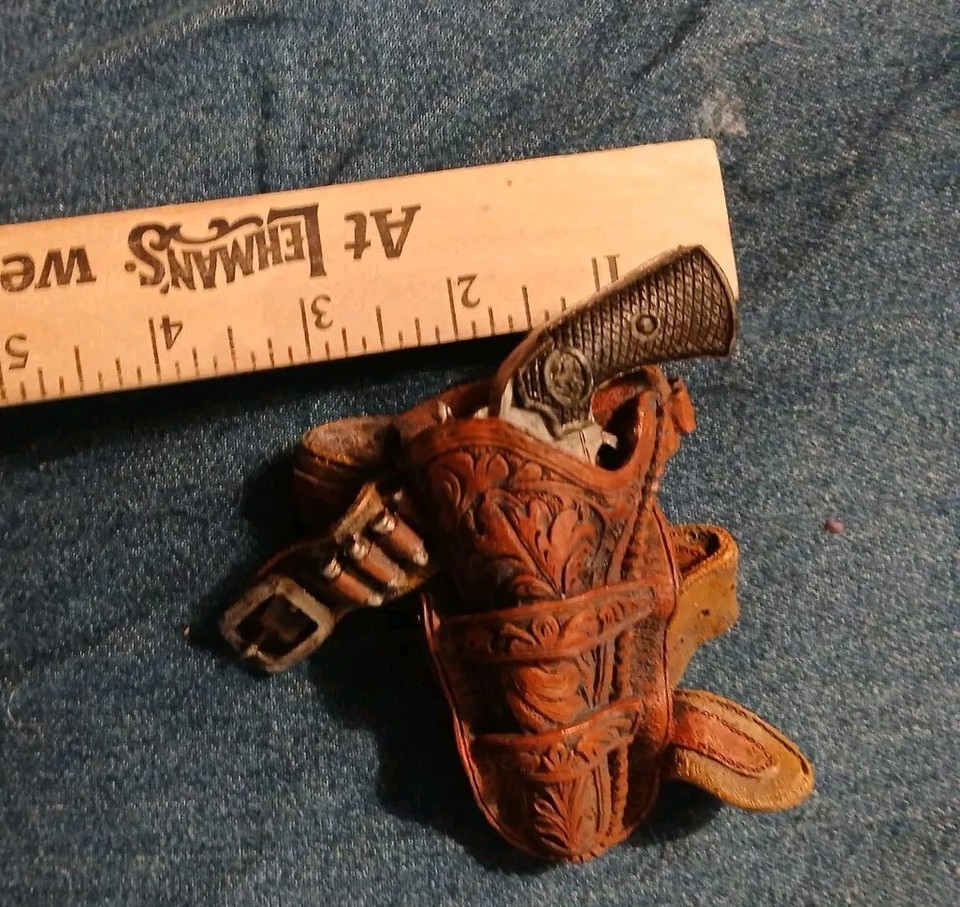 Colt Revolver/Holster Paperweight Resin Man Cave Guns Western Cowboy ...