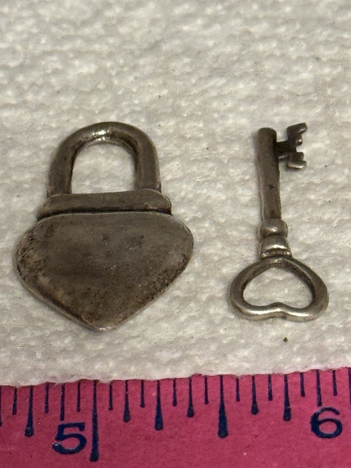 SILVER TONE KEY TO MY HEART CHARMS HEART SHAPED LOCK AND KEY (DOES NOT ...
