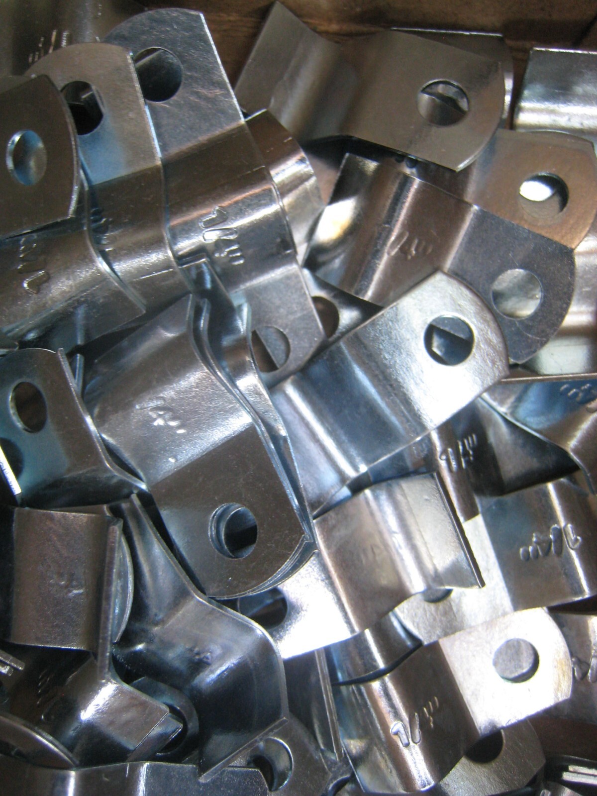 100 Arlington 311 1/4" 1-Hole BX Strap for 1/4" Rigid Pipe Plated steel ...