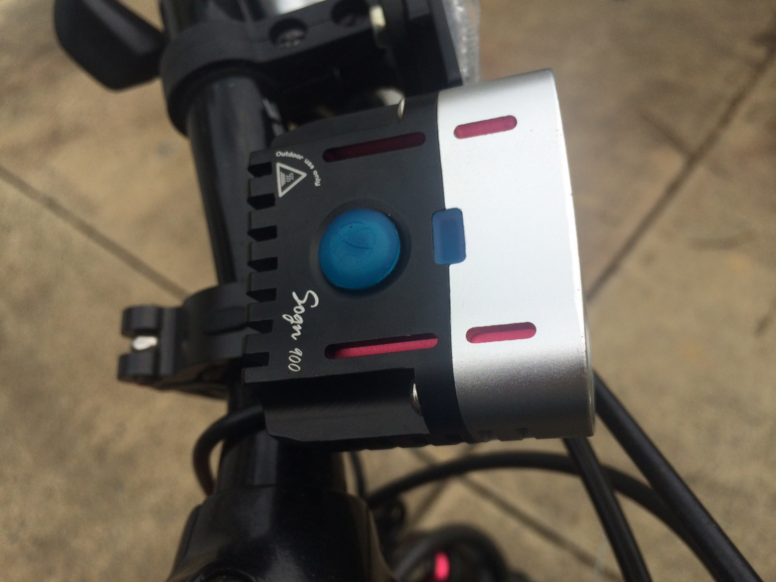 Xeccon 2000 Lumen 4 mode CREE LED Bike light with strobe - 7.8Ah ...