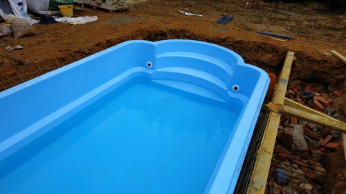 QUALITY Polyester Fibreglass SWIMMING POOL 4,7 x 2,6 x 1,0m in-ground ...