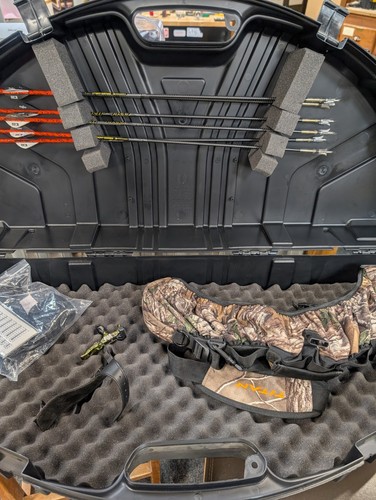 USED Mathews V3 27, RH, 25"-29.5", 60-75lbs, Ambush Green, fully set up ...