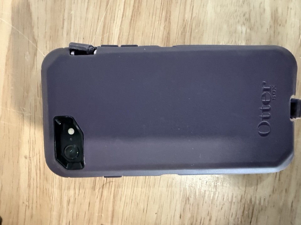 Apple iPhone SE Black 12 MP Camera Wi-Fi iOS 4.7 in Screen Smartphone ...