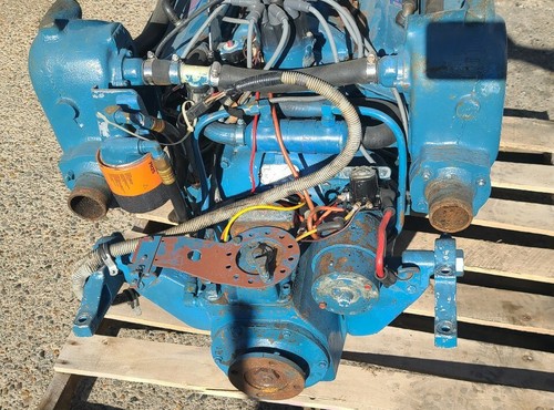 Chris Craft 305K Marine Engine with Paragon Transmission Left Hand Rotation