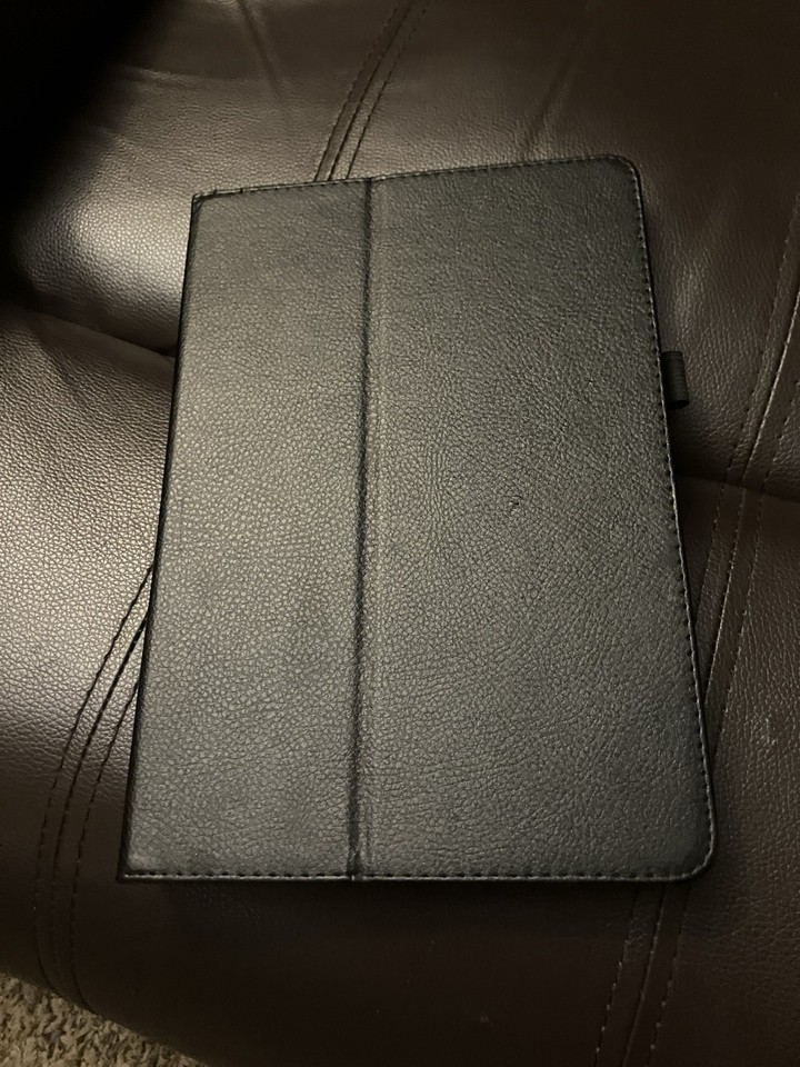 Amazon Fire HD 10 (13th Gen) 32GB Wi-fi Bundled With BLACK CASE! Nice ...