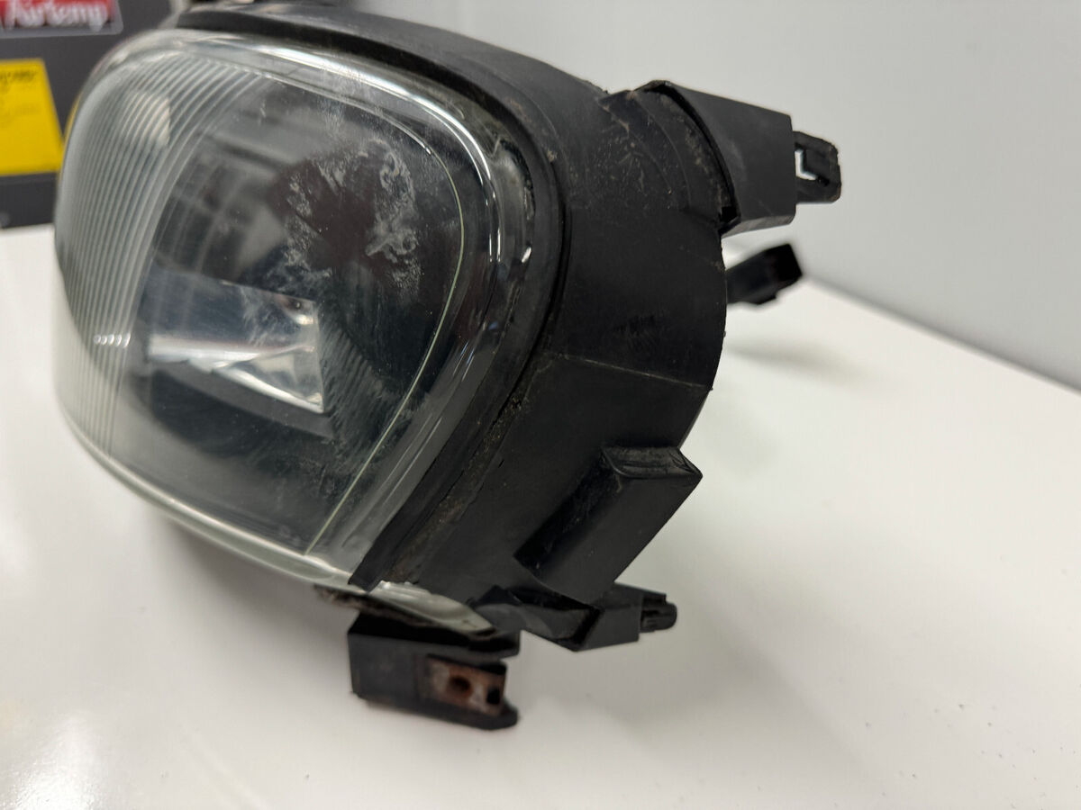 2004 S60 V70 XC70 Left Xenon HID Headlight Assembly 30655955 2004 S60 V70 XC70 Left Xenon HID Headlight Assembly 30655955
