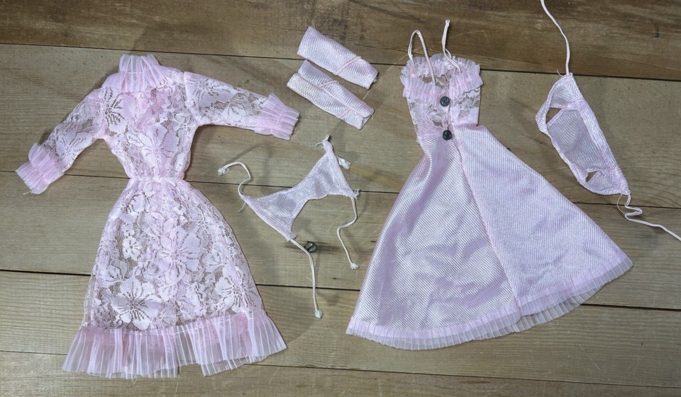 Vintage 1960’s Uneeda Wendy Barbie Clone w/ Pink Negligee Set Robe ...