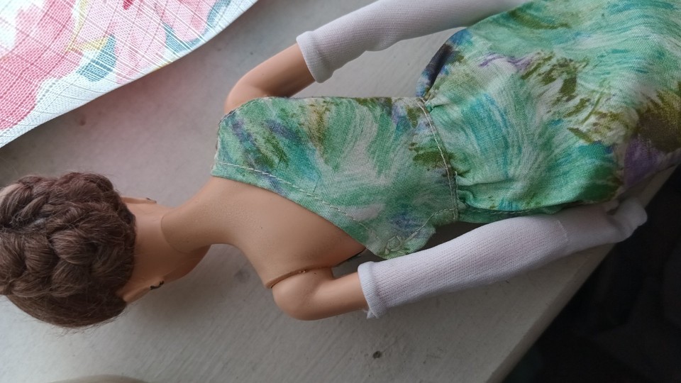 Bild Lilli Doll In Case With Purse And Newspaper | eBay