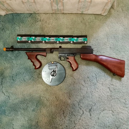 Replica Thompson M - 1921 Submachine Gun. Shoots Caps And Ejects ...