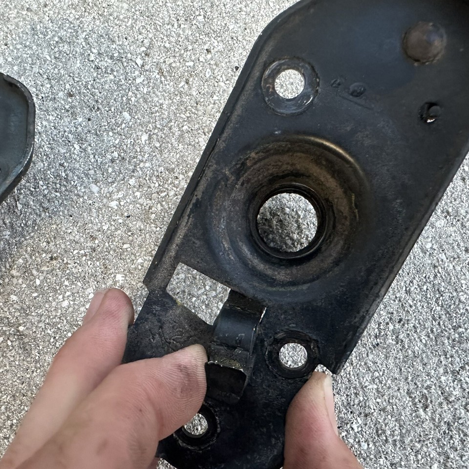 Body Panels 84-96 Corvette C4 Hood Release Latches Catch PAIR 1984 To ...