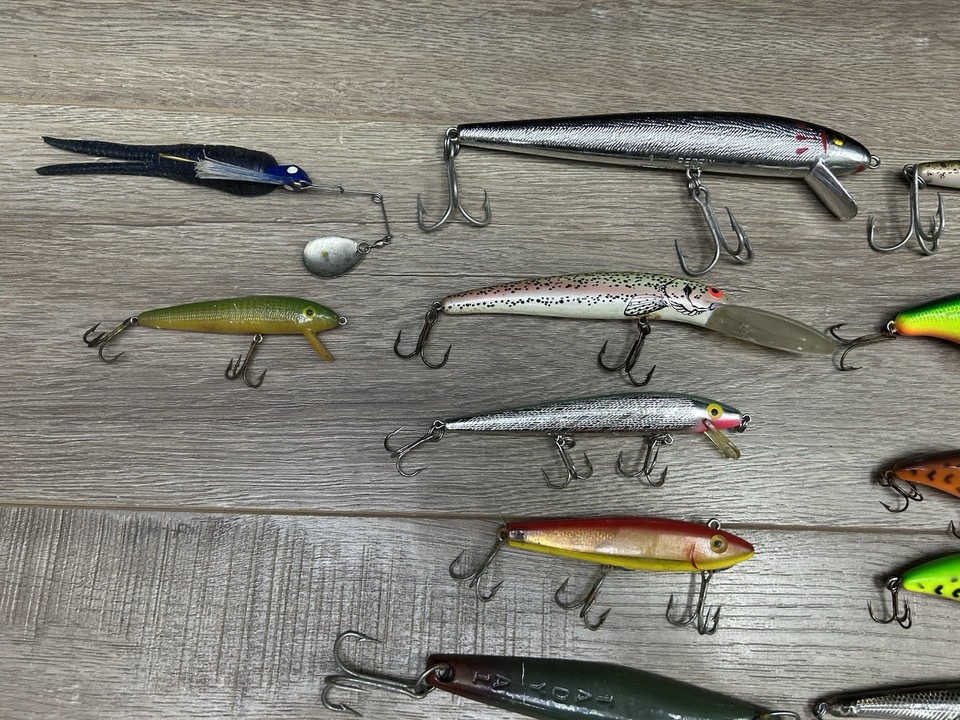 Lot of 50 Vintage Fishing Lures Poppers Crank Bait Spinners Torpedo ...