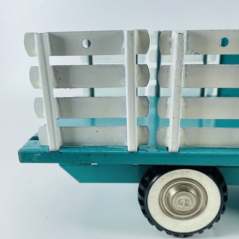 Vintage Structo Farms Pressed Steel Livestock Truck Teal Removable ...