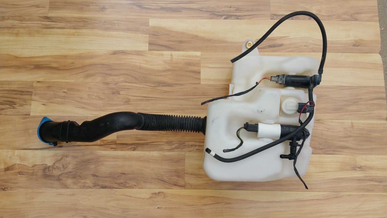 2005 - 2009 LAND ROVER LR3 WINDSHIELD WASHER RESERVOIR (FOR PARTS) | eBay